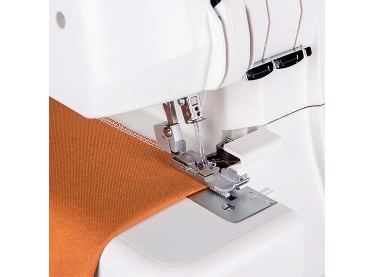 MAQUINA OVERLOCK NECCHI L234A