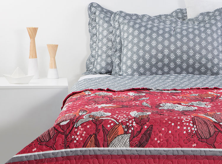 QUILT AMERICAN FAMILY FLORES ROJAS KING